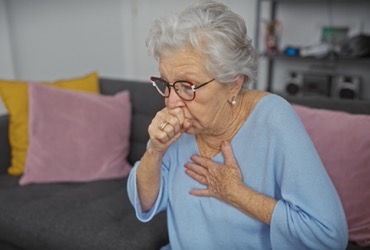 Managing Respiratory Distress Symptoms in People with Lung Cancer